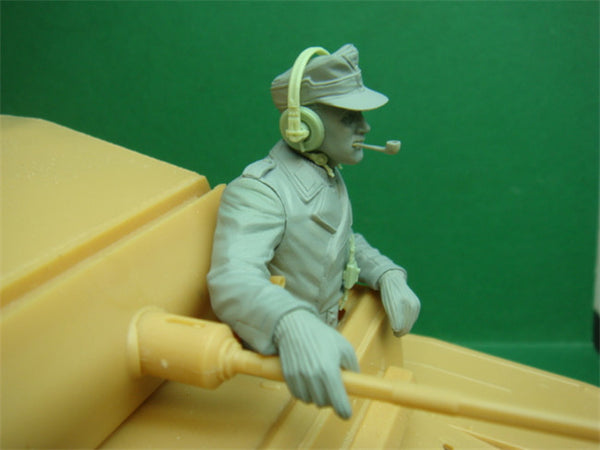 1/16 WWII German Wehrmacht Panzer Crew (Driver) Multi-Pose for Luchs ...