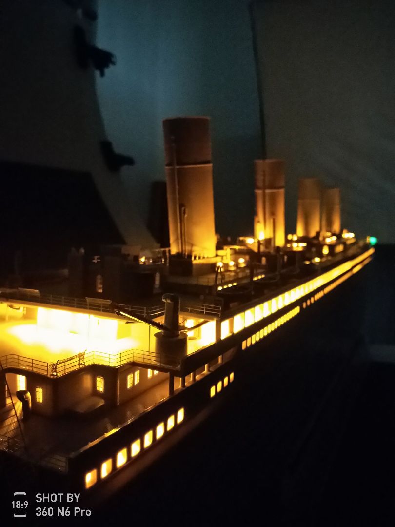1/200 Titanic with LED | Hobby Sense